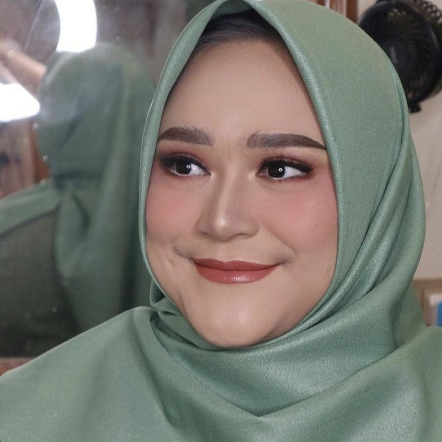 Deira Razzaaq D's Post|Lemon8