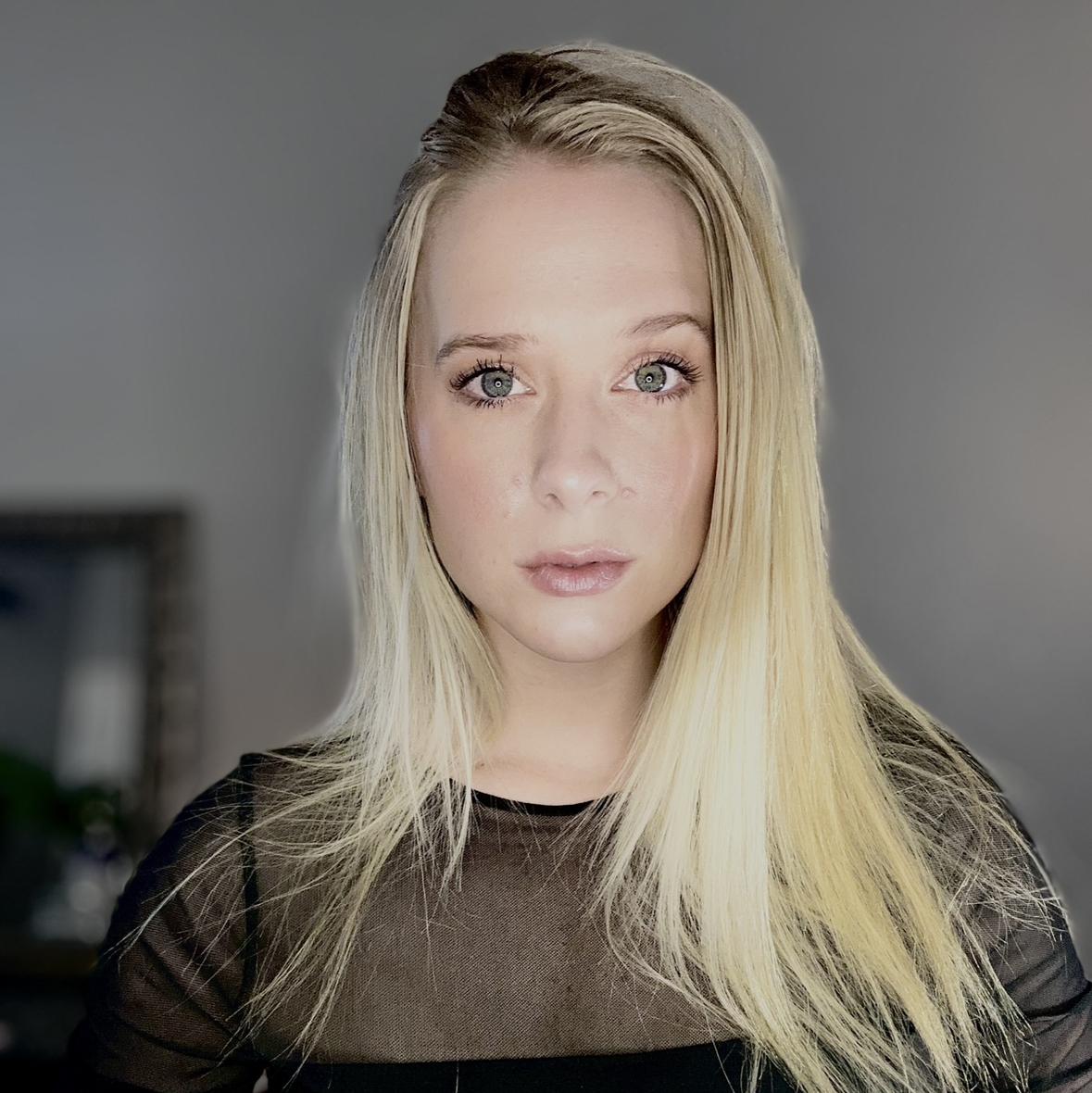 Hollie Reneas Postlemon8